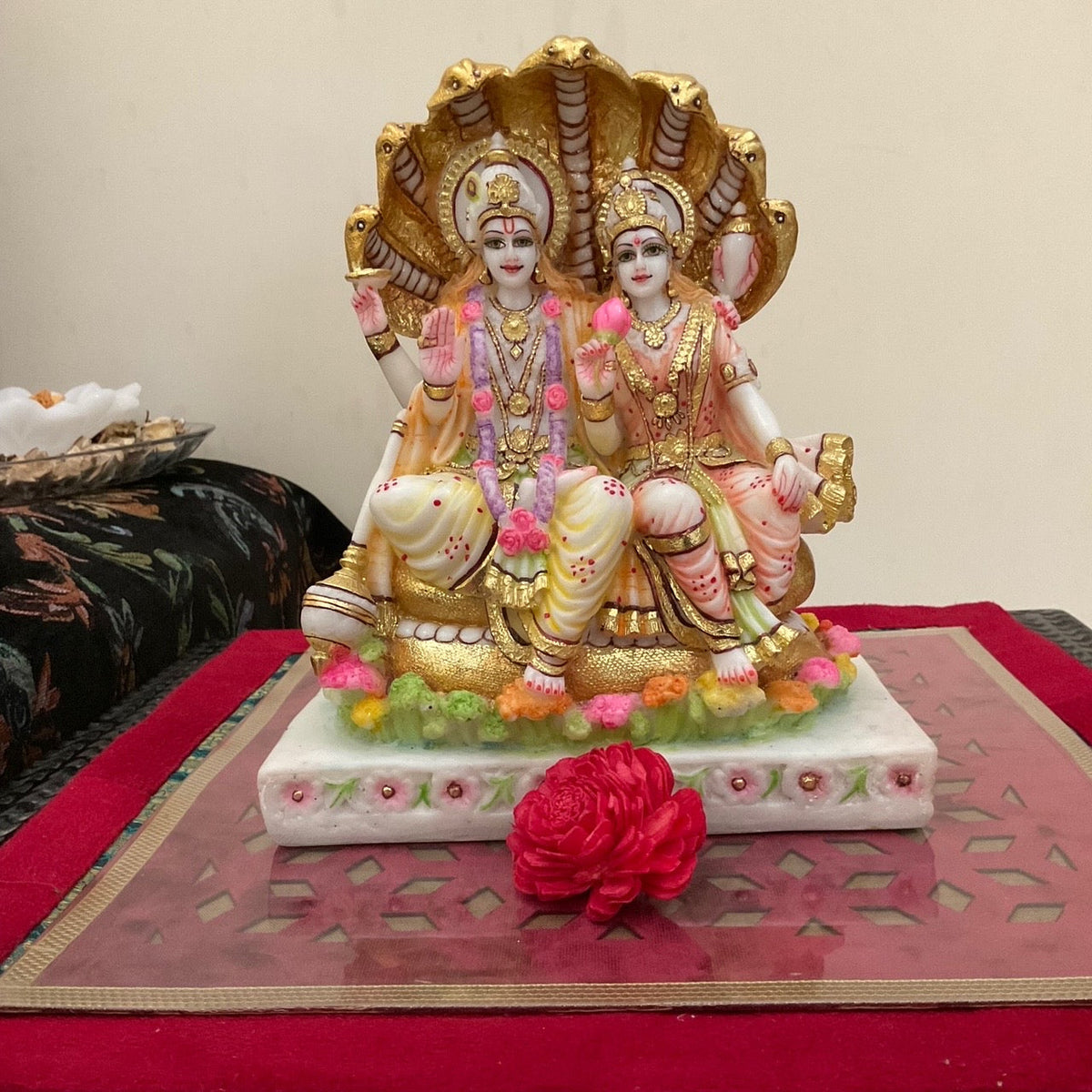 pictures of vishnu and lakshmi